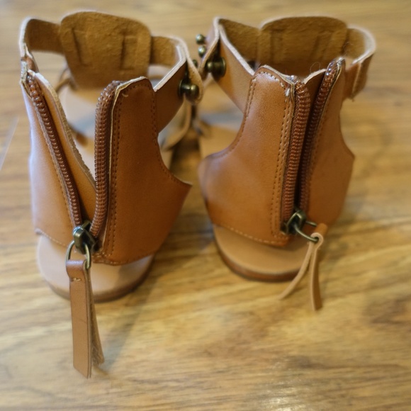 Steve Madden | Shoes | Steve Madden Cognac Madalee Tassel Gladiator New ...